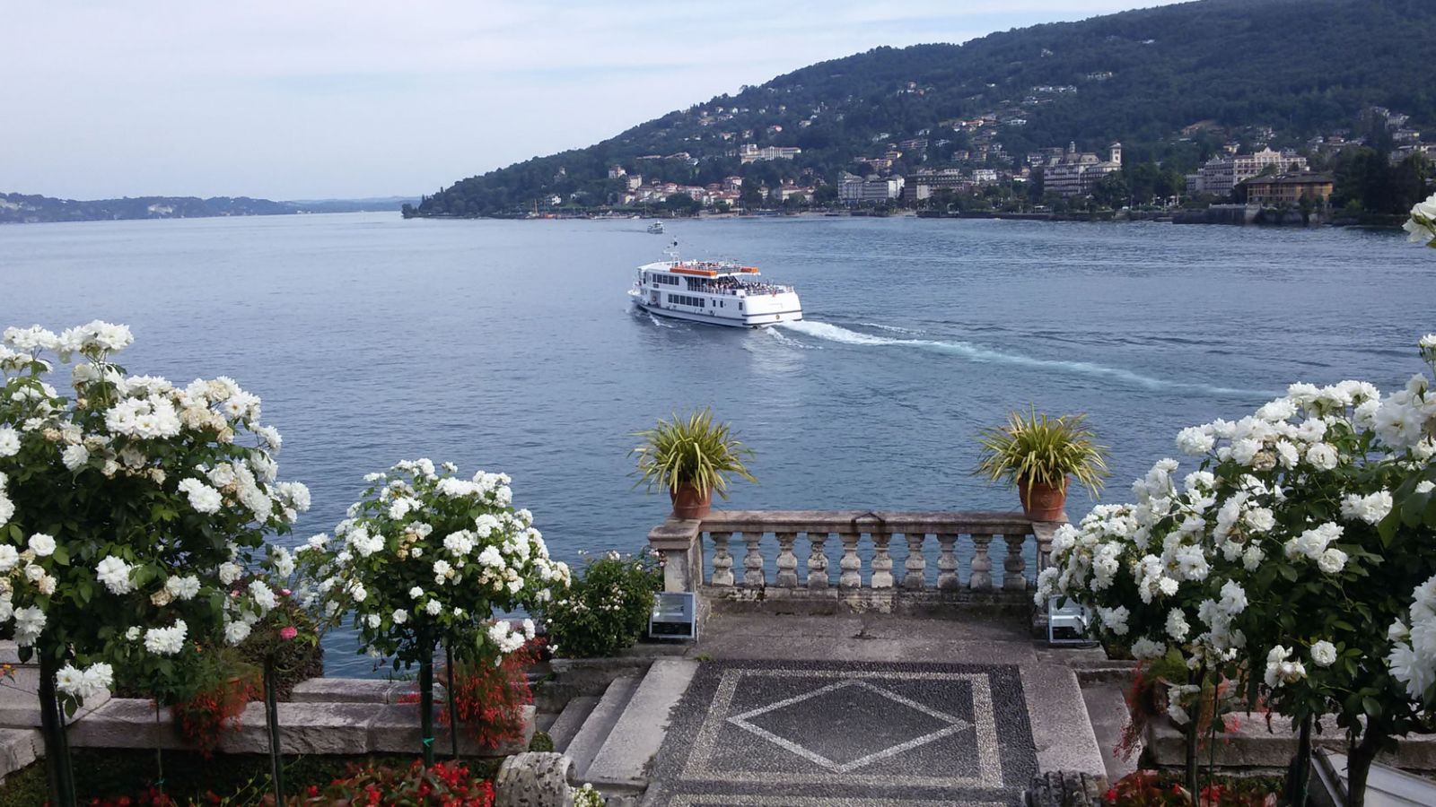 Navigazione con battelli per gruppi sul Lago Maggiore